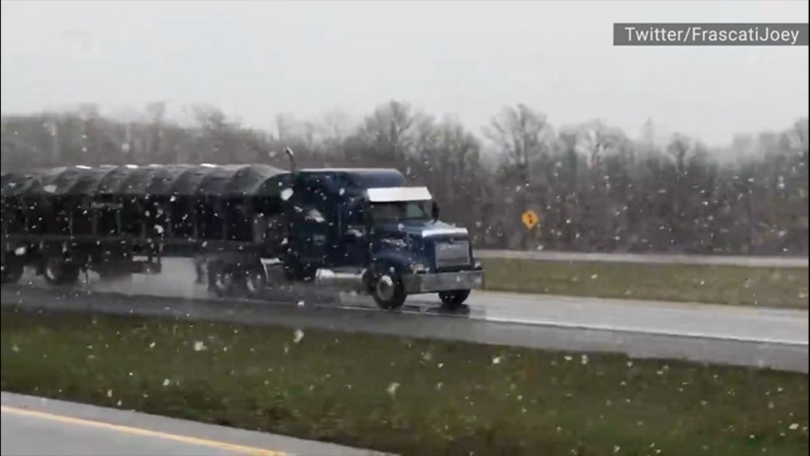 Big wet snowflakes fall on New York | wusa9.com