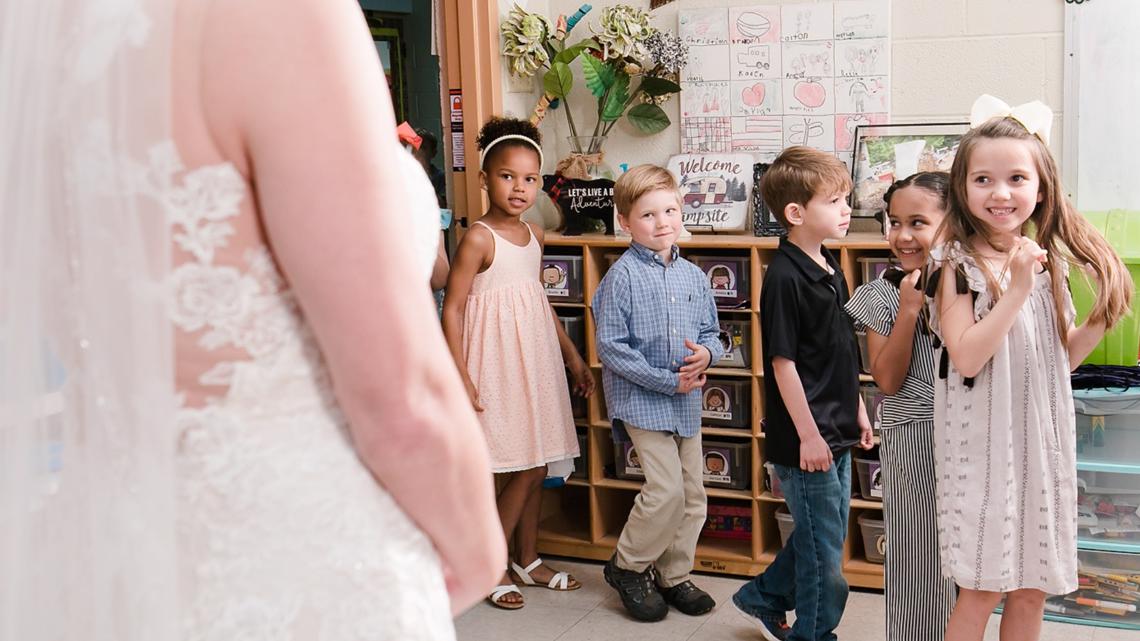 Teacher takes adorable wedding photos with kindergarteners | wusa9.com