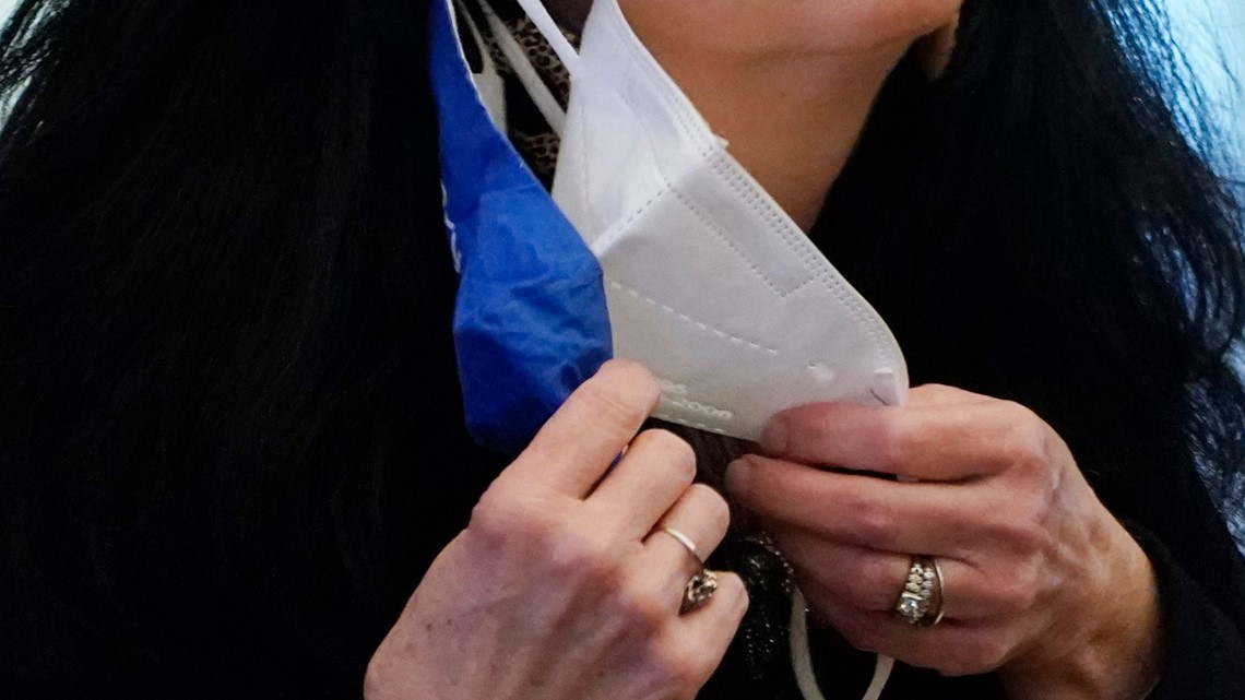 Knot and tuck mask hack: How to effectively double-mask | wusa9.com