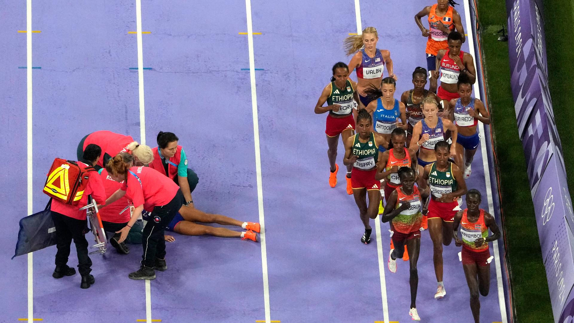10K final: Chebet wins gold, French runner collapses | wusa9.com