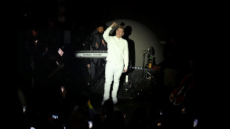 Nick Carter Speaks About Mental Health During Benefit Concert for Late ...