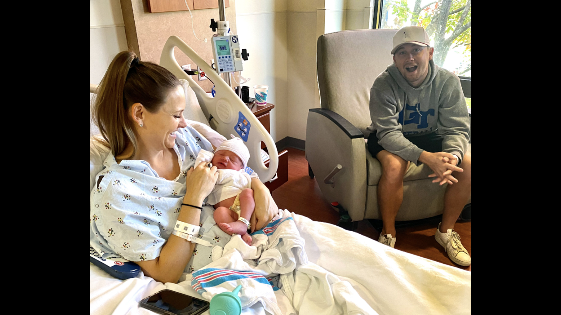 'American Idol' Winner Scotty McCreery and Wife Gabi Welcome First Baby ...