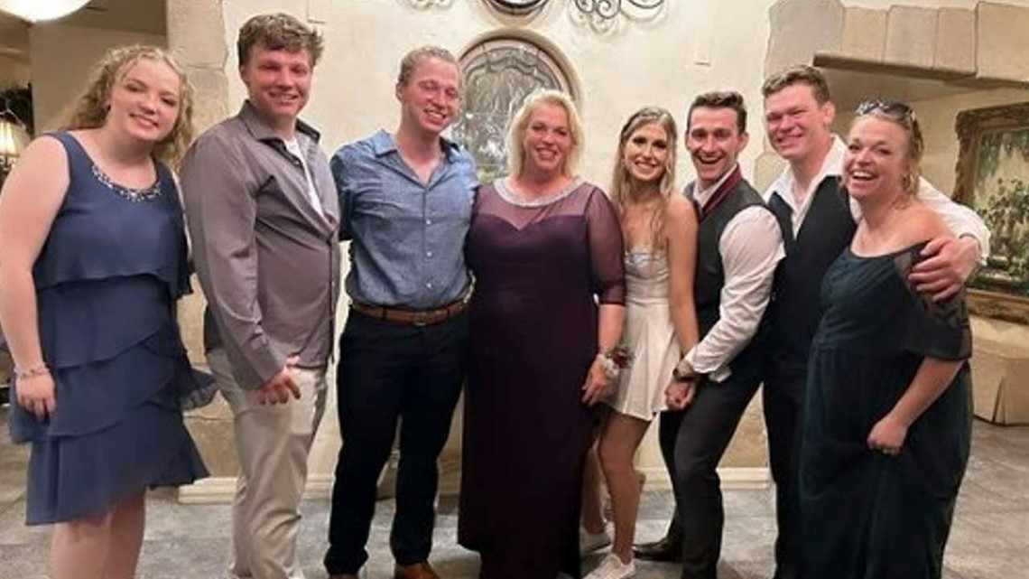 'Sister Wives' Alum Logan Brown Marries Longtime Girlfriend Michelle ...