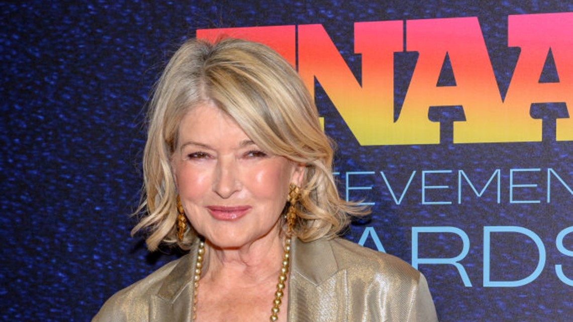 Martha Stewart Says She Was Recently 'Knocked Out of My Socks' by a Man ...