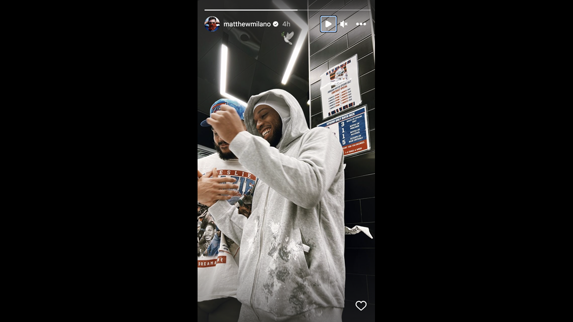 Damar Hamlin Reunites With Buffalo Bills Teammates and He's All Smiles ...