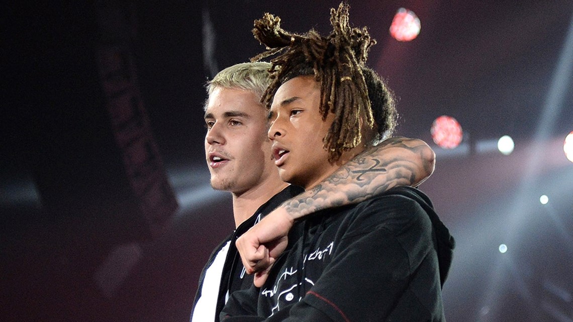 Justin Bieber Kisses Jaden Smith’s Cheek as They Reunite, Dance at ...