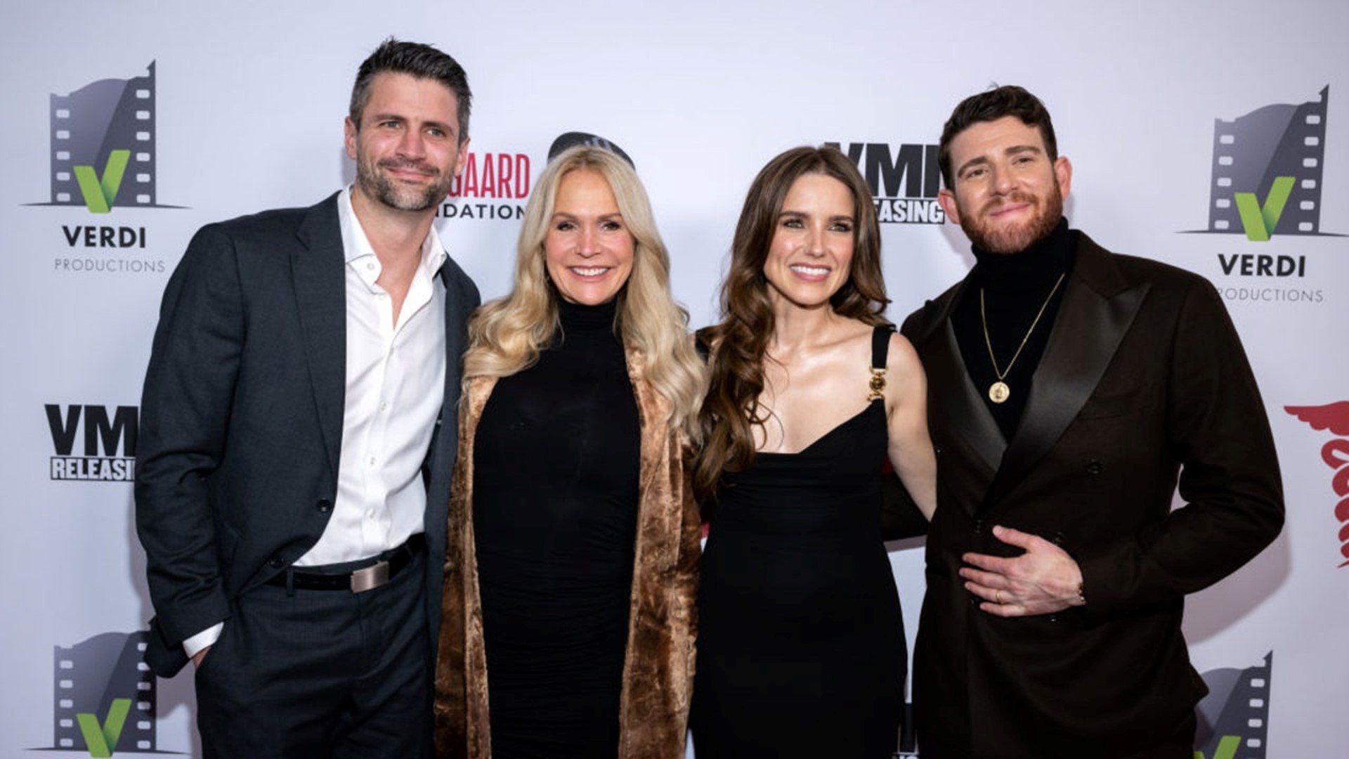 Barbara Alyn Woods Says 'One Tree Hill' Cast Is 'All on Board' For a ...