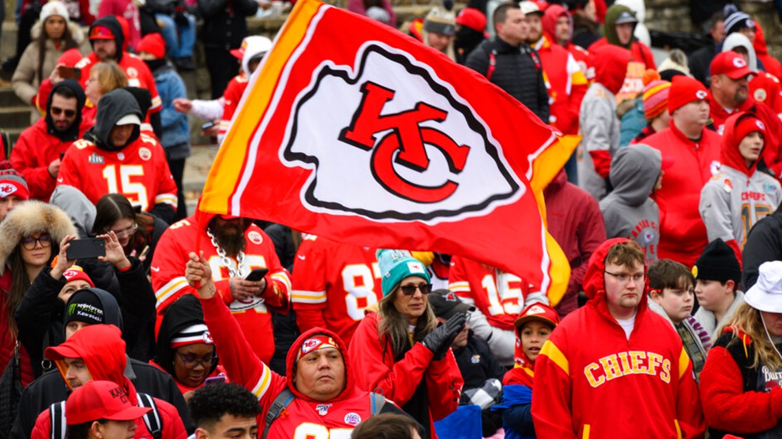 Kansas City Chiefs fans celebrate Super Bowl win with parade | wusa9.com