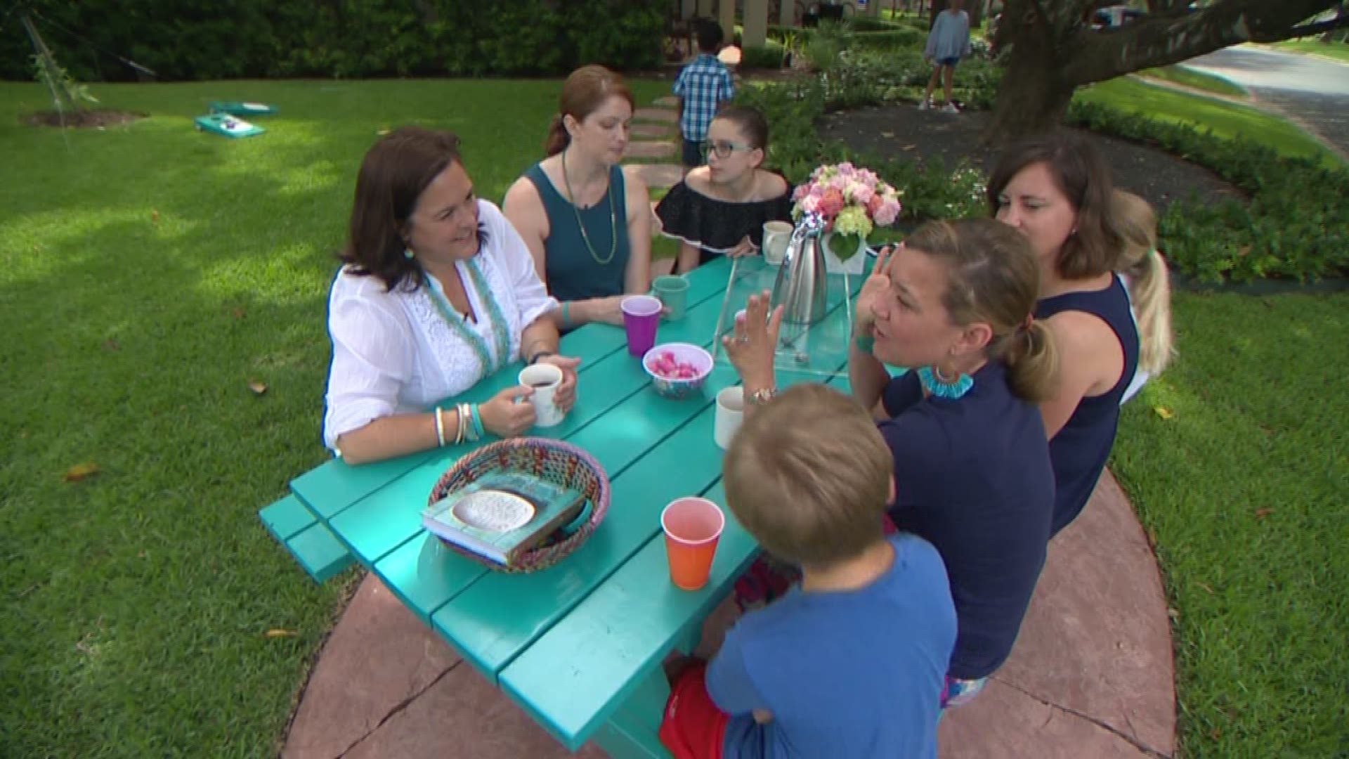 'Turquoise Table' brings neighbors together | wusa9.com