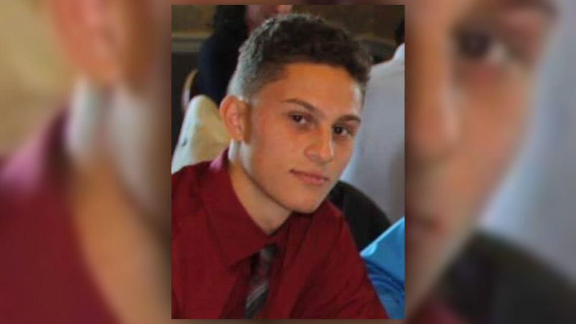 Valedictorian goes off script, so the school cut his mic | wusa9.com