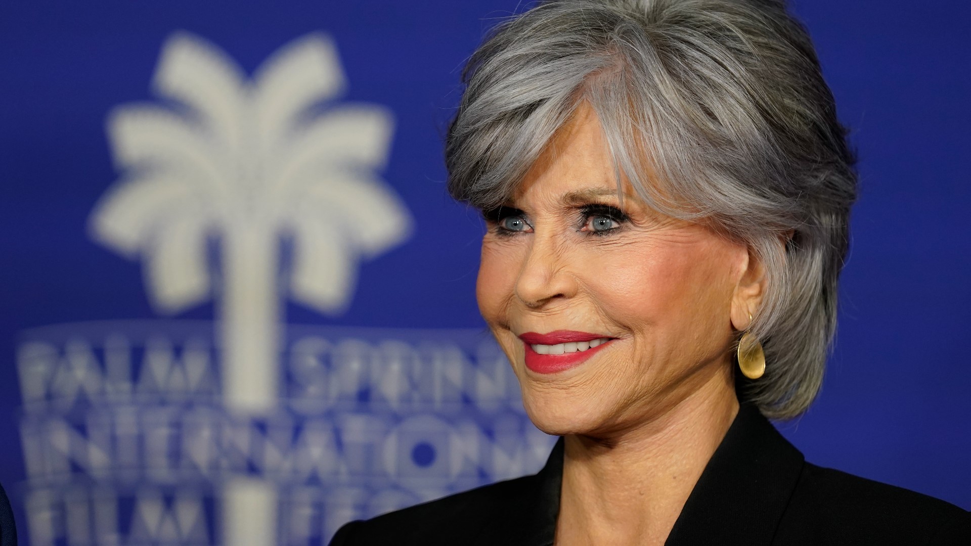 Jane Fonda Says Tom Brady Made Her 'Weak in the Knees' on '80 For Brady ...