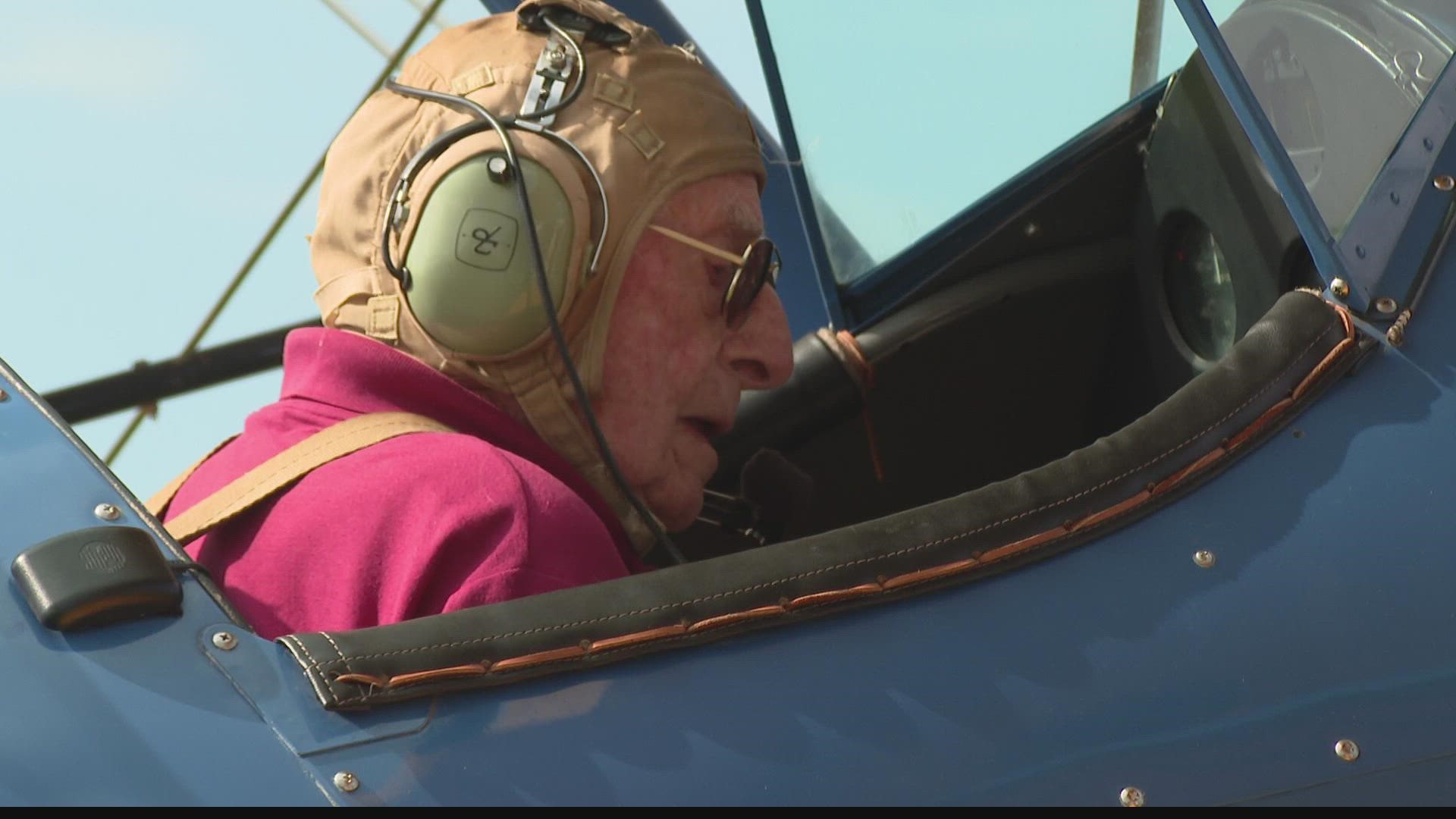 Veteran from Fishers marks 100th birthday with special flight | wusa9.com