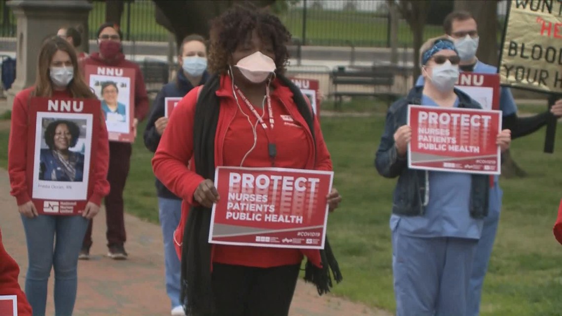 Nurses protest outside of White House demanding more PPE | wusa9.com