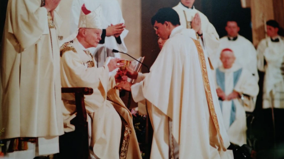 Bishop threatens to defrock priest for blogging about sex abuse | wusa9.com