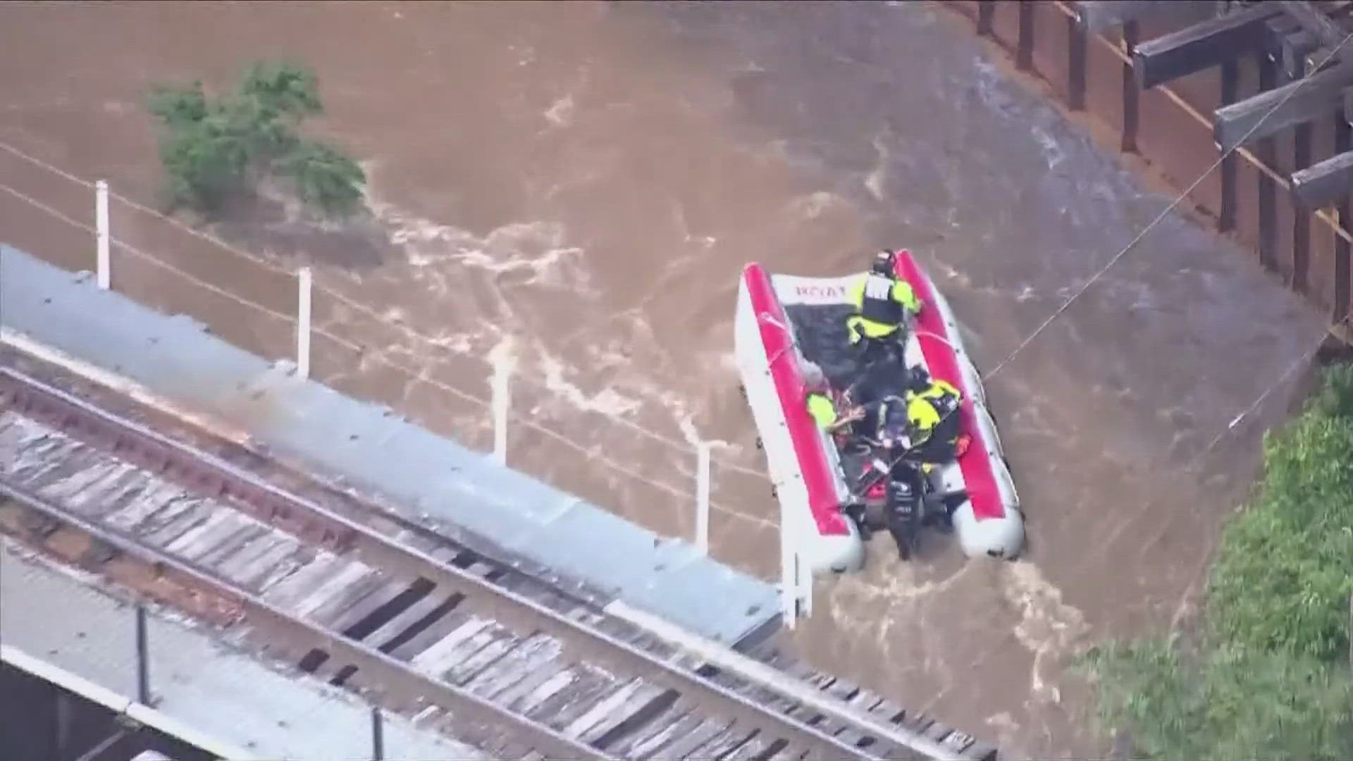 Rescue operations intensify as C&O Canal, Potomac River face dangerous flooding | wusa9.com