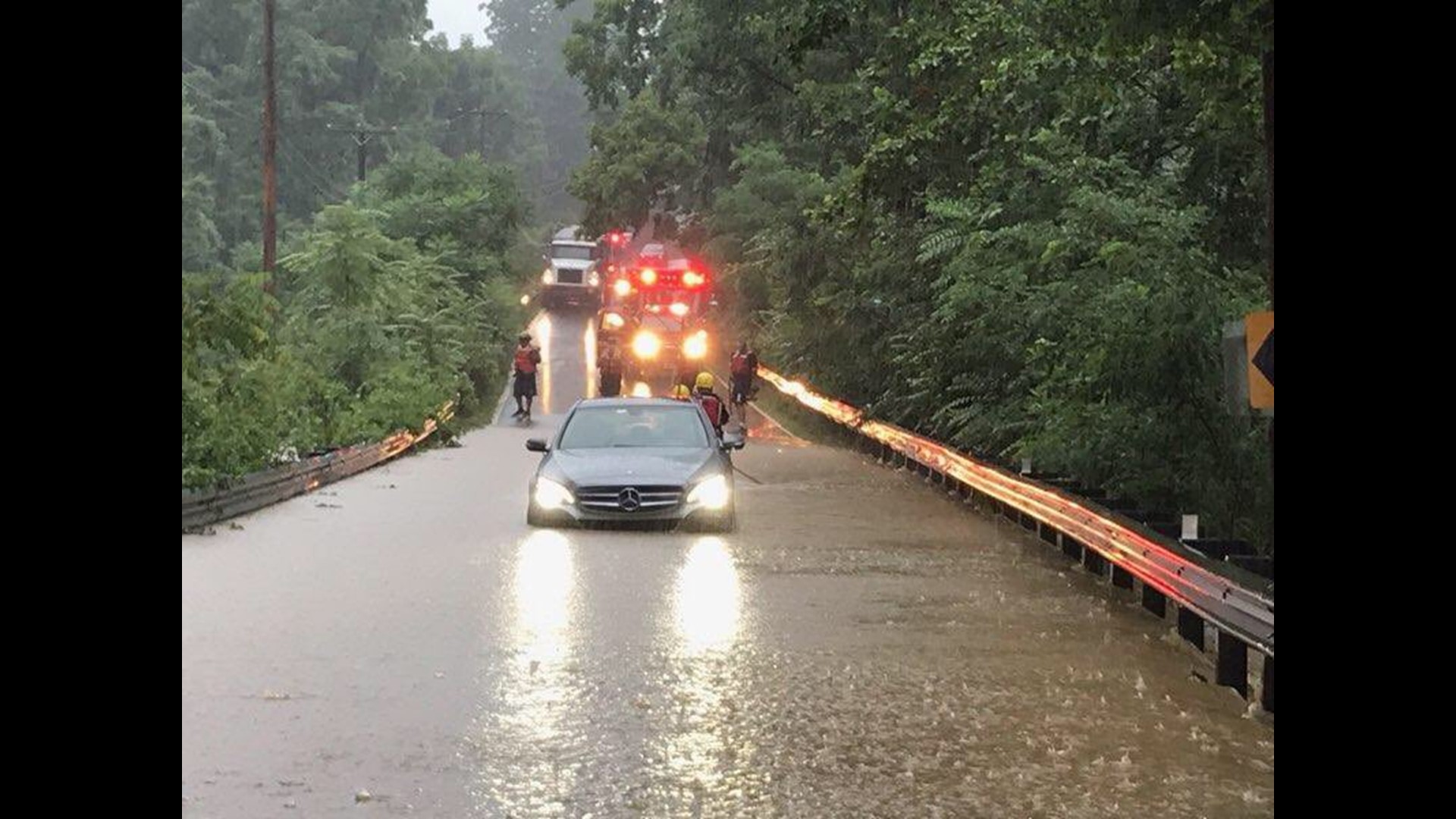 Heavy rain slams DMV, causes flooding, road closures and chaos | wusa9.com