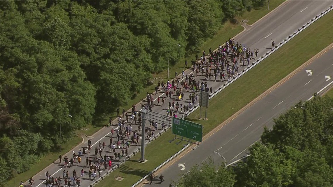 Large protest on highway in Gaithersburg, organized by teens | wusa9.com