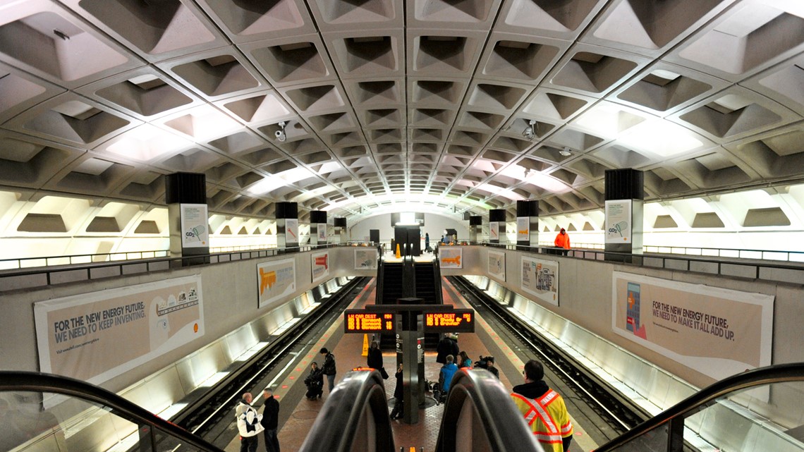 Eating while black, and employed by Metro – woman sparks outrage after ...