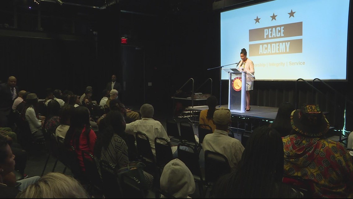 Violence interrupters graduated from DC Peace Academy | wusa9.com