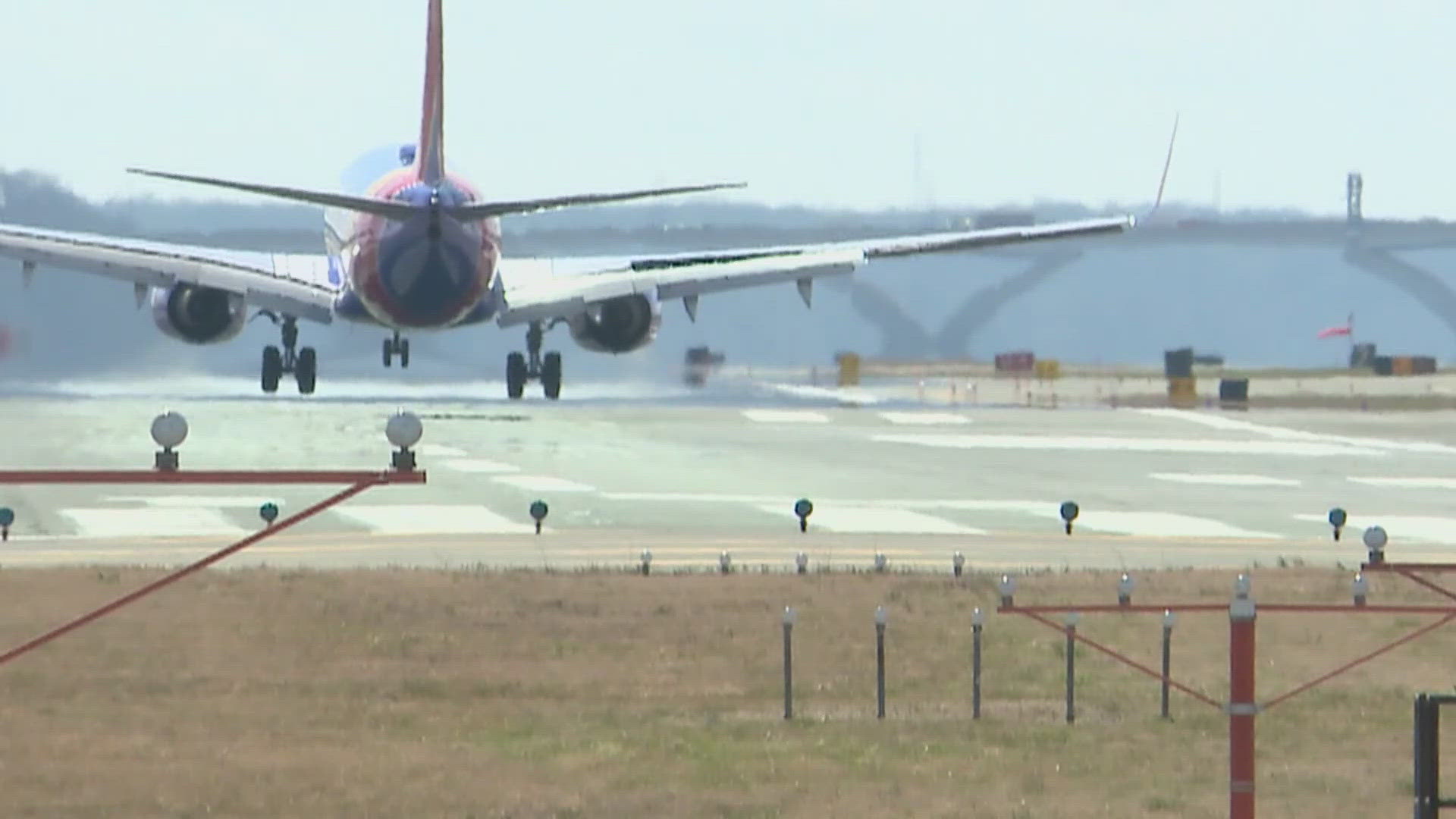 FAA investigates false alerts at DCA, planes did not land | wusa9.com