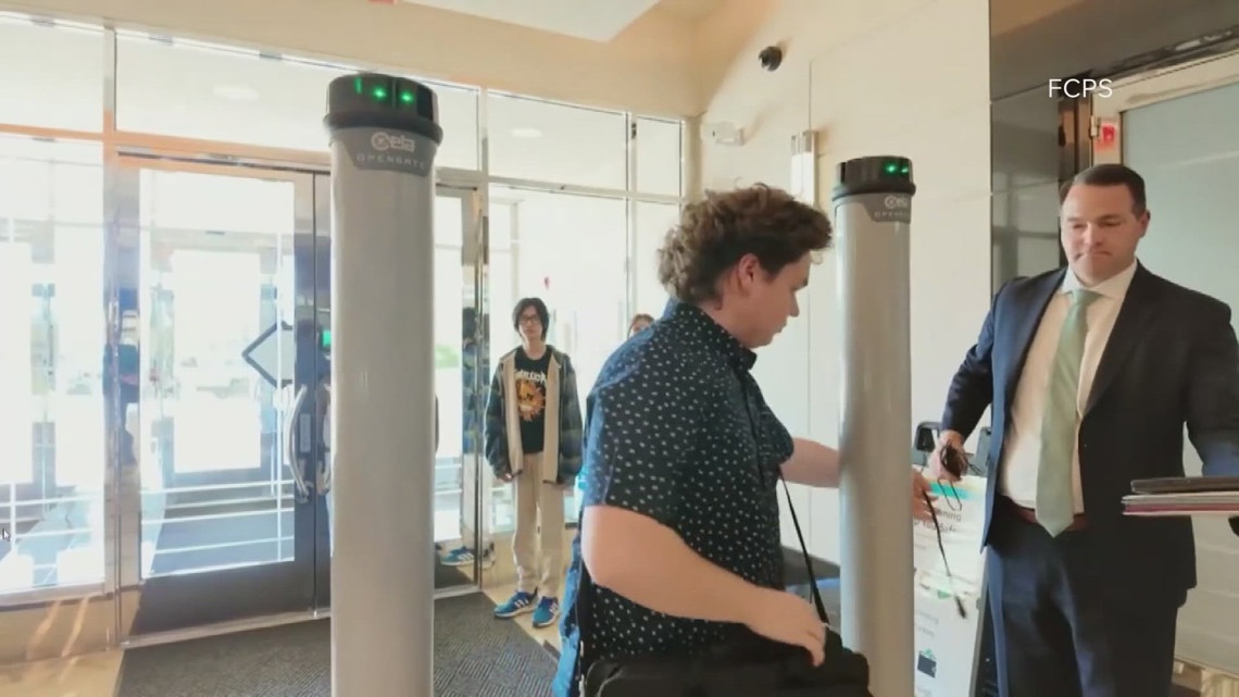 West Potomac High installs permanent weapon scanners | wusa9.com