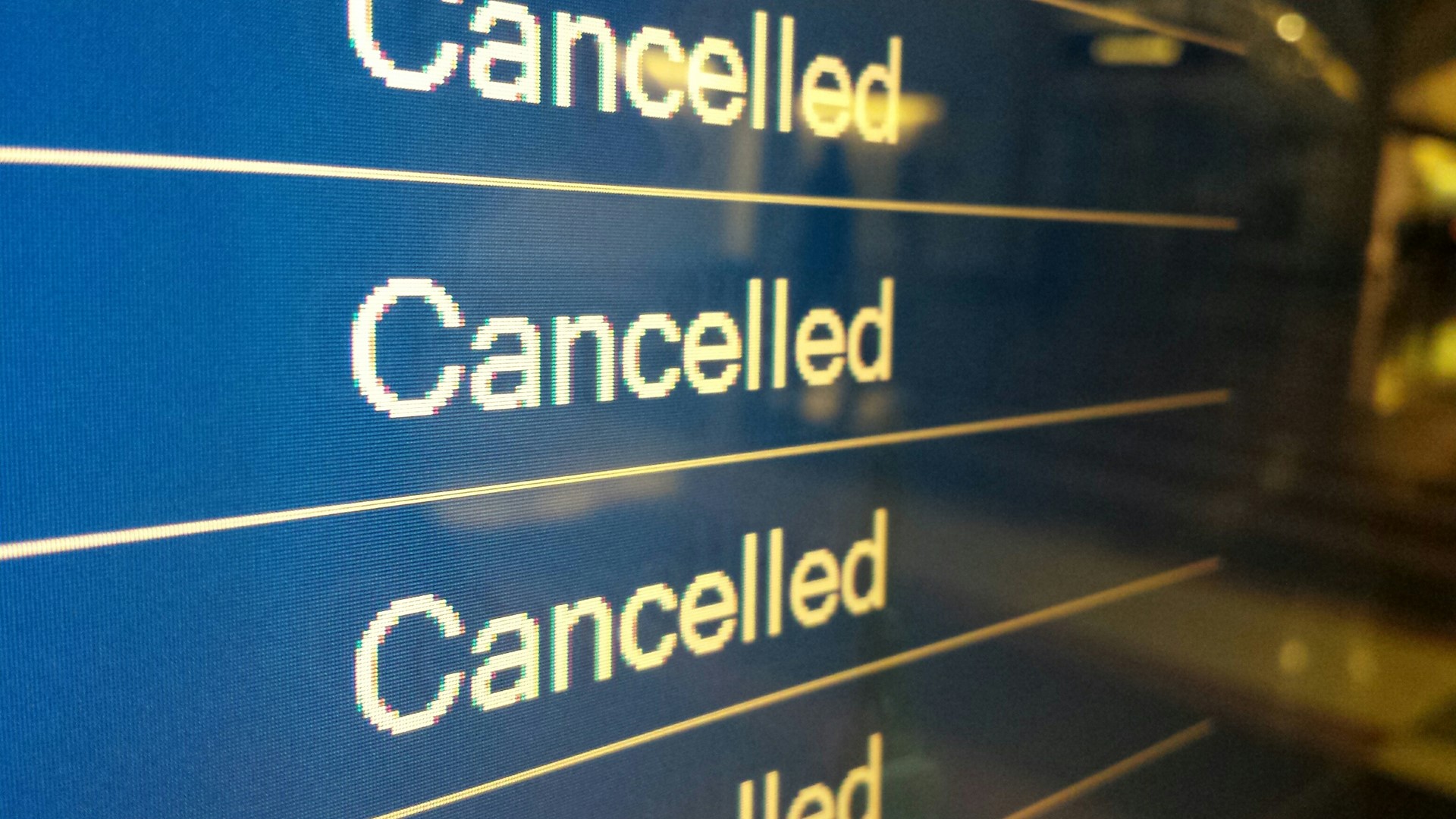Tuesday flight cancellations push 3-day tally to 5,500 | wusa9.com