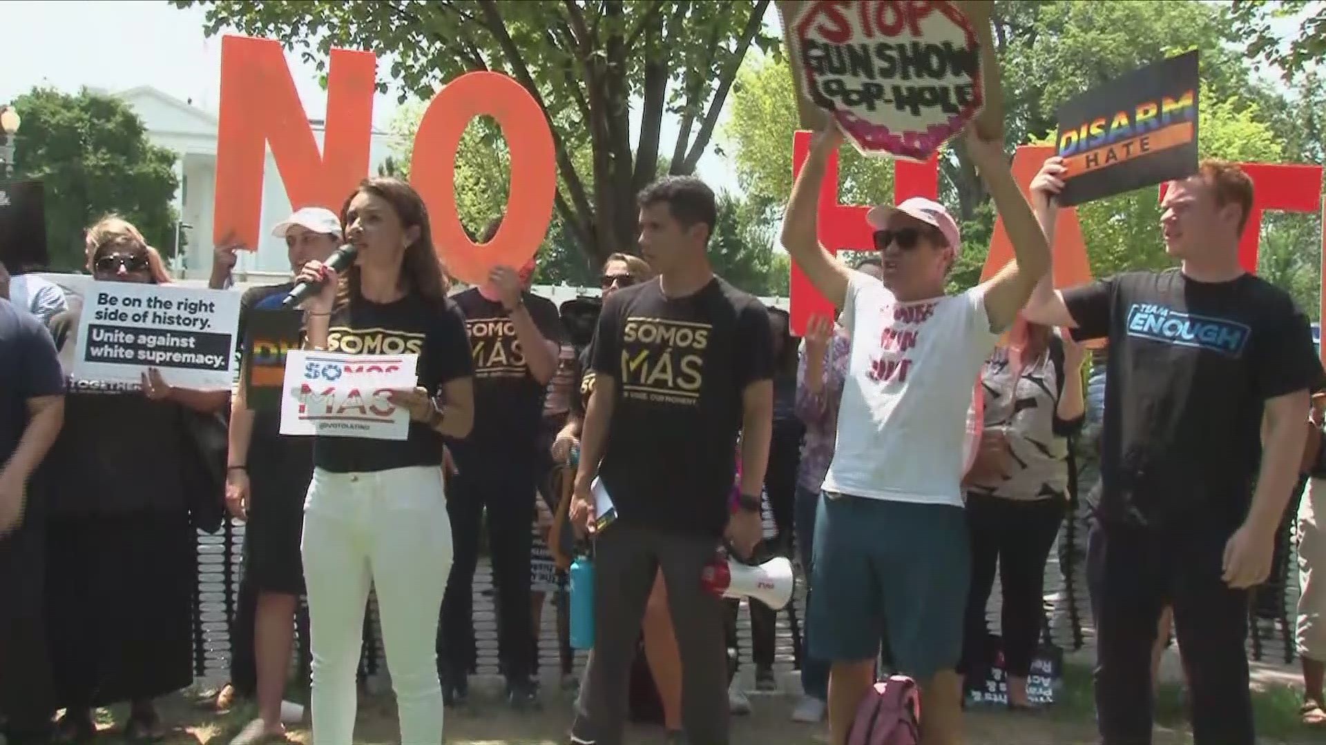 Protesters gather for anti-hate rally near White House | wusa9.com