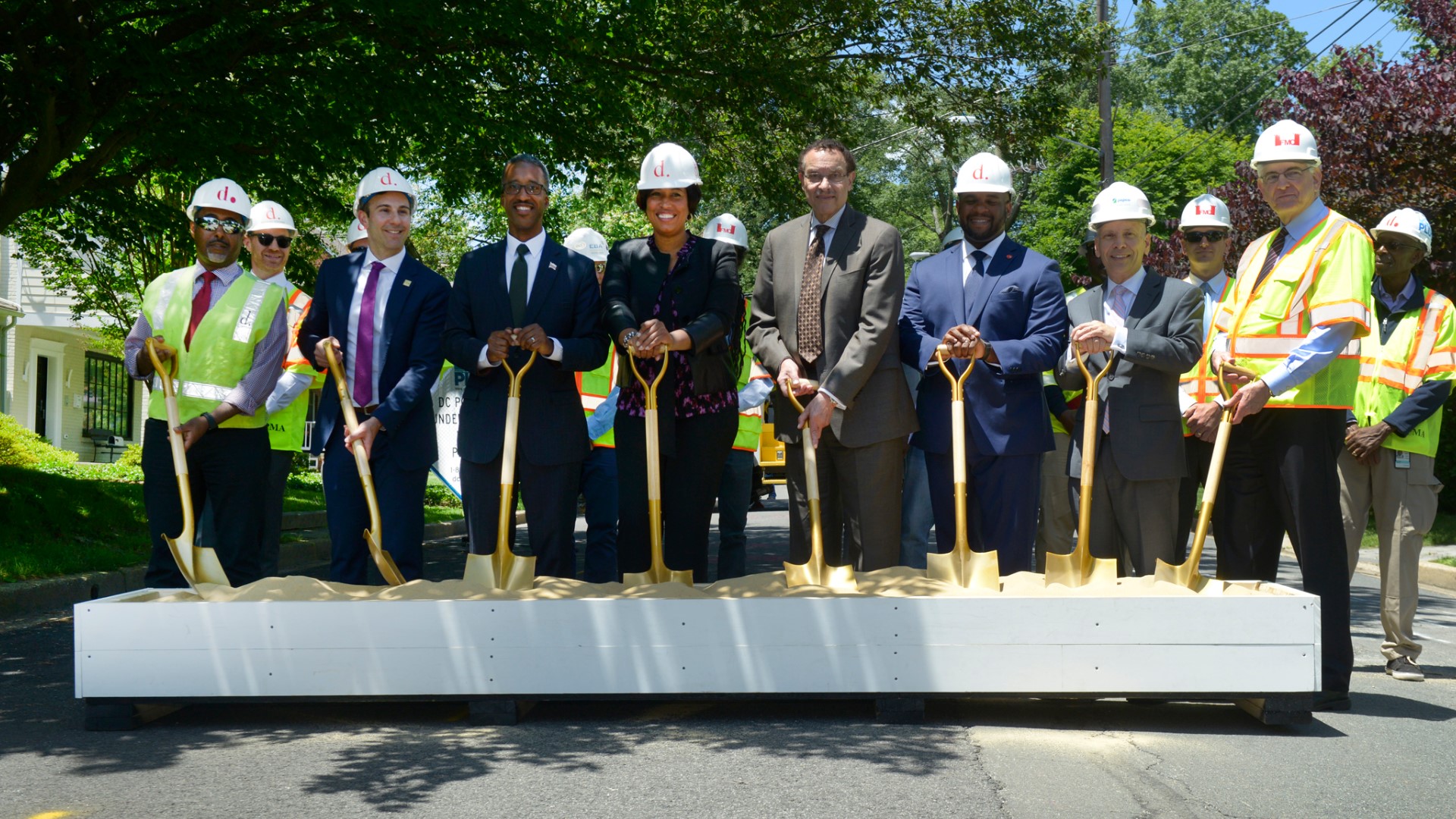 Mayor Bowser, Pepco break ground on $500 million project to underground ...