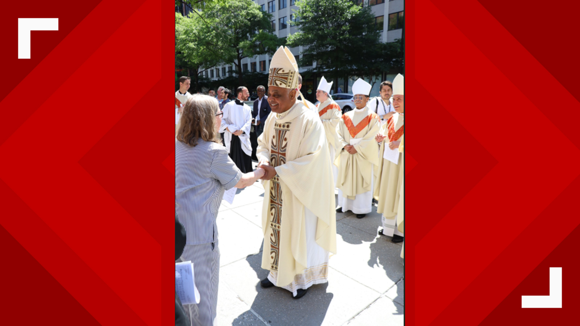 Archbishop Gregory opens cathedral doors for first Sunday Mass as ...