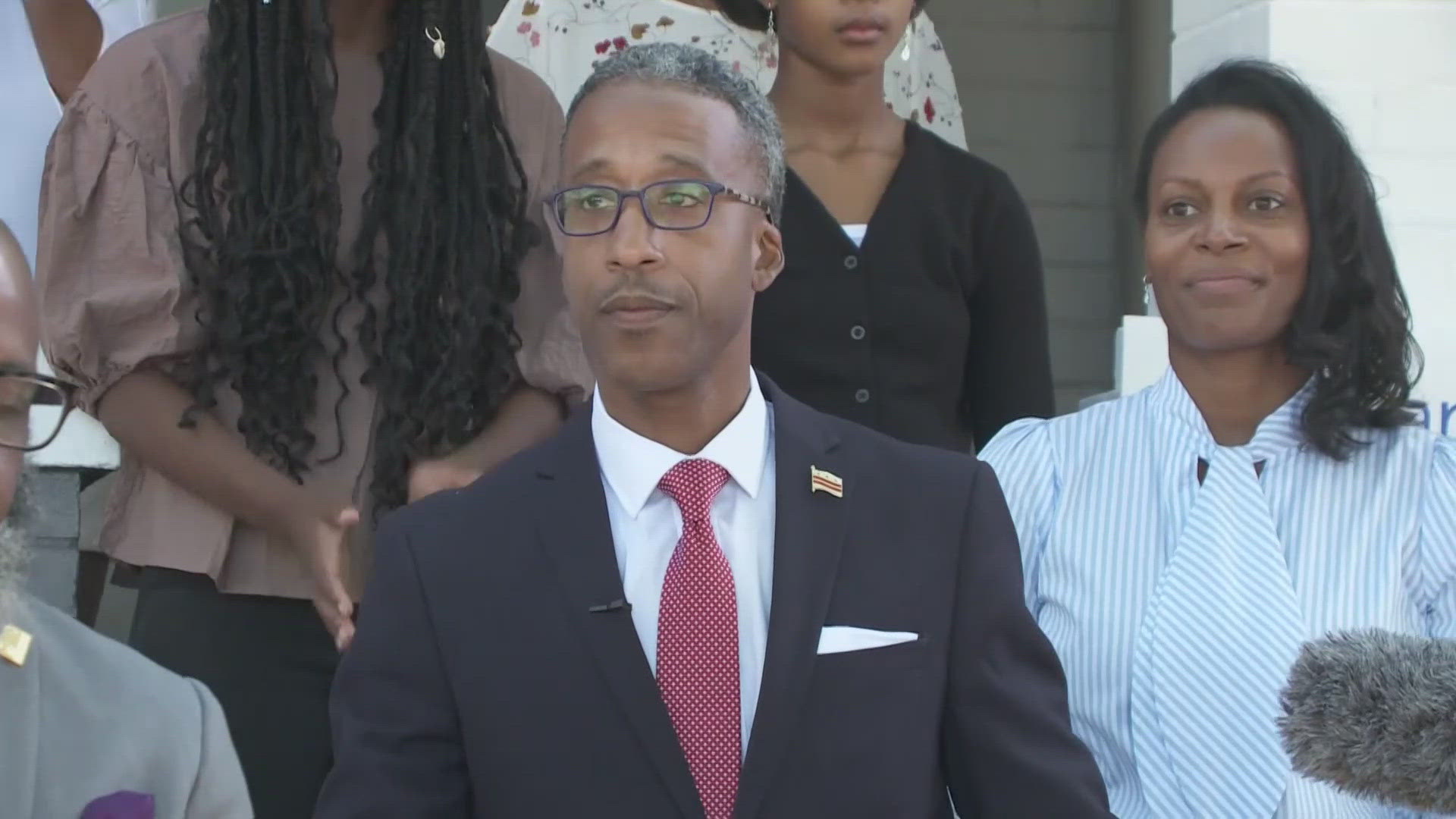 Pete Davidson to host Netflix's first original podcast | wusa9.com