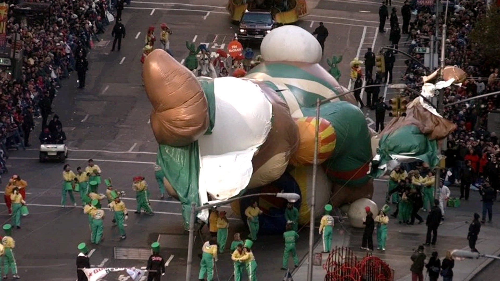 Macy's Thanksgiving parade balloons may be grounded, strong winds ...