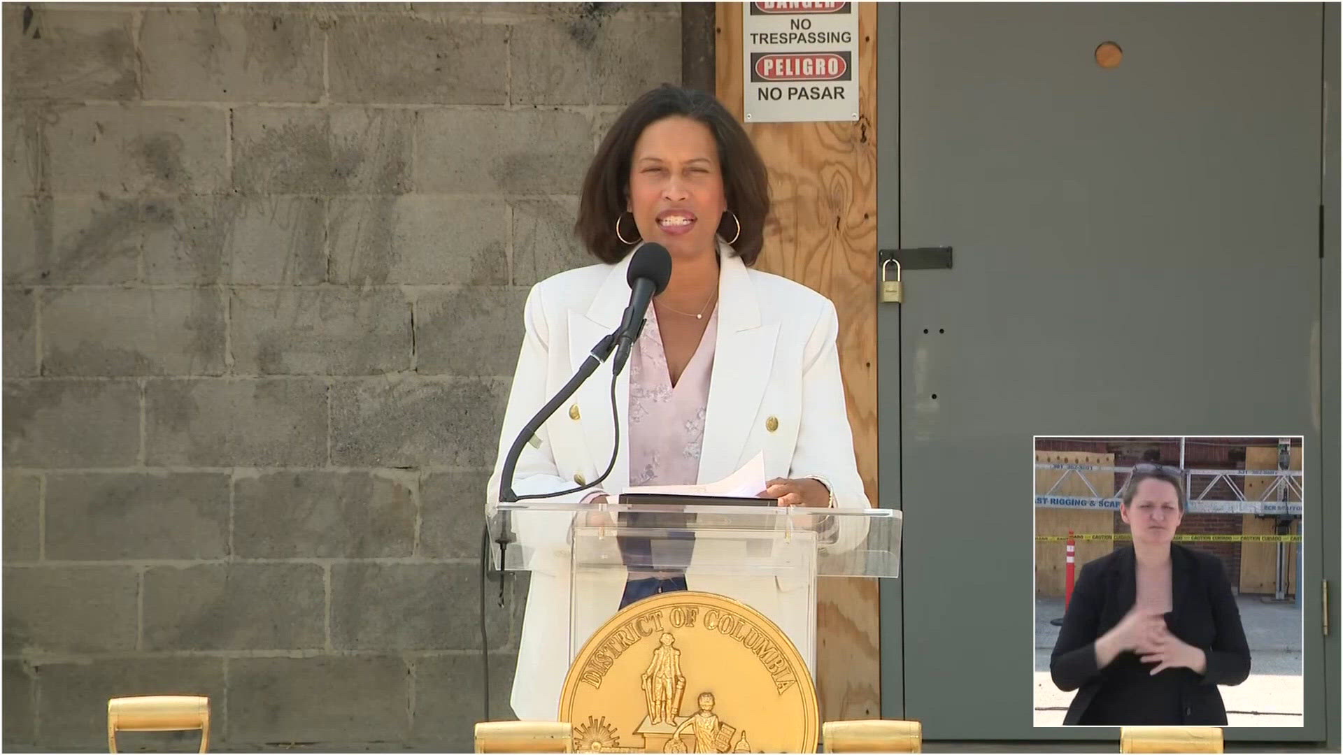 Mayor Bowser helps break ground on new community center | wusa9.com