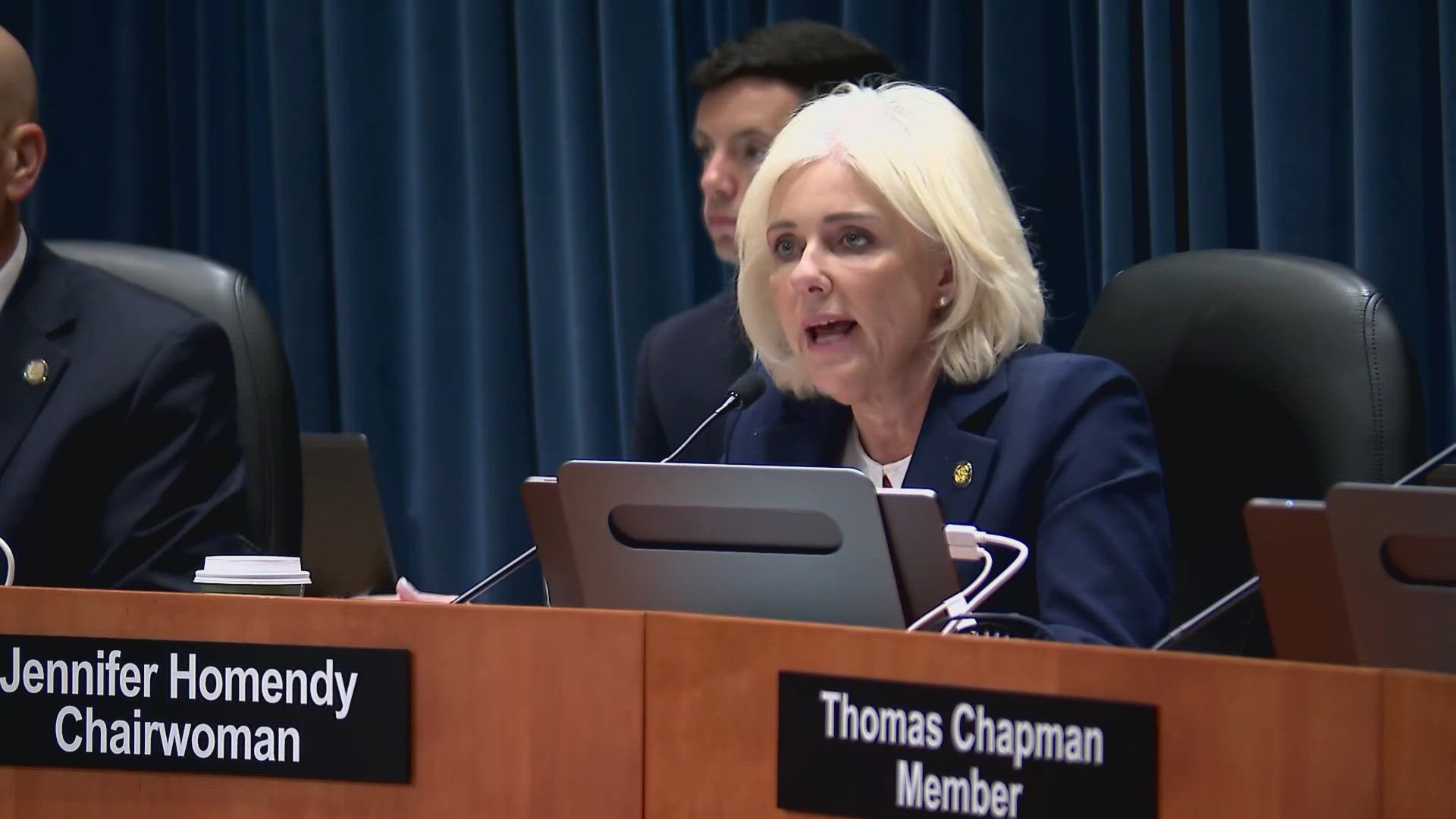 NTSB finds 2 blackouts struck huge cargo ship before it crashed into ...