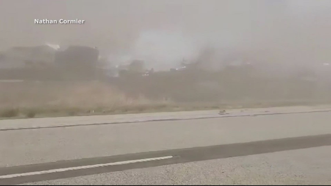 Dust storm causes deadly highway pile-up in Illinois | wusa9.com