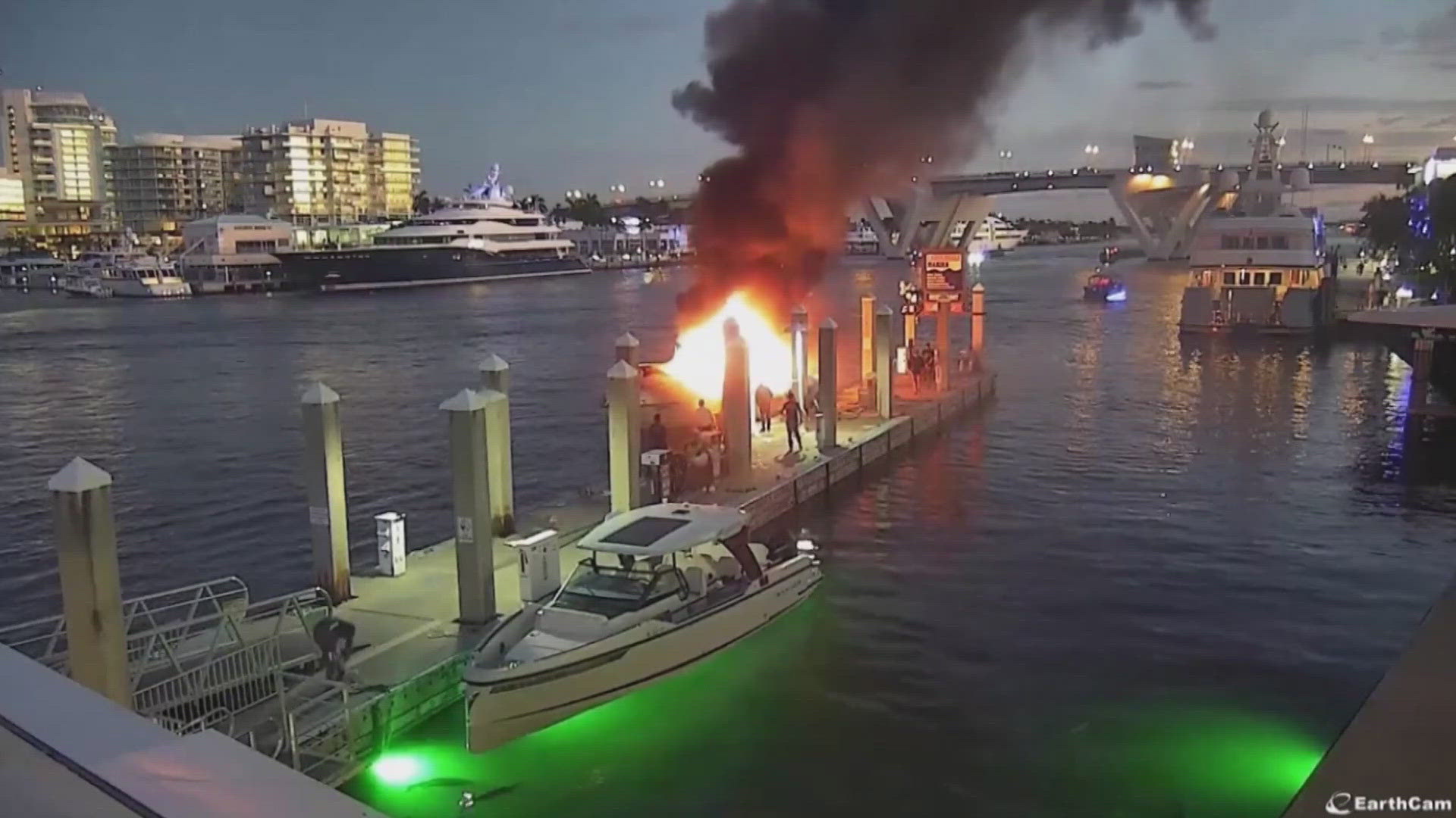 Boat explodes at Fort Lauderdale marina | wusa9.com