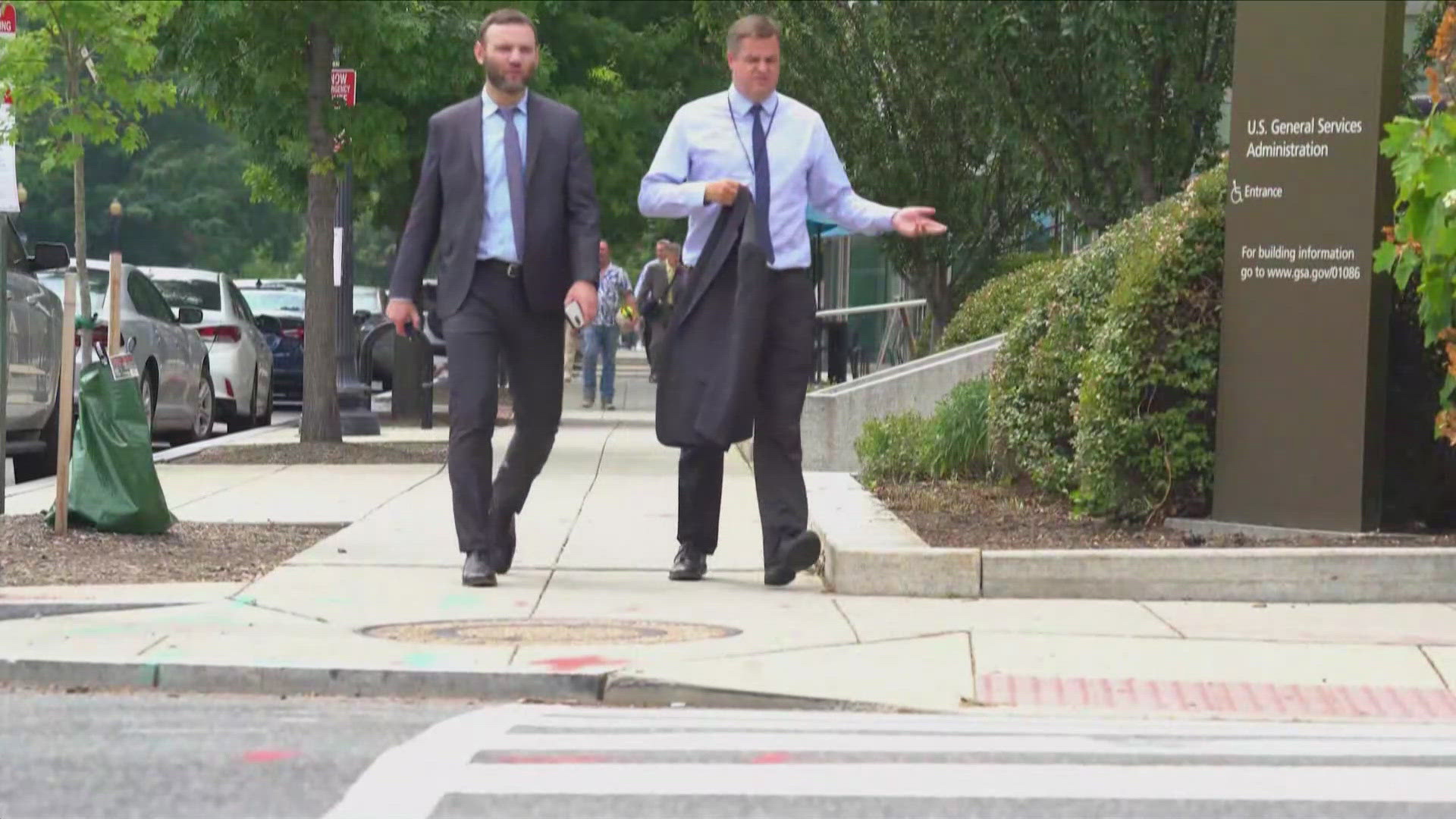 Attorney discusses possible risks if federal workers accept Trump admin ...