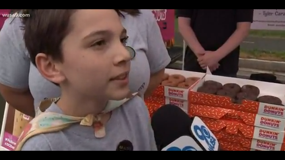 'Donut Boy' on a mission to thank every police officer | wusa9.com