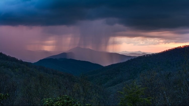 Photographer captures 'Purple Rain' at Mt. Pisgah on Blue Ridge Parkway ...