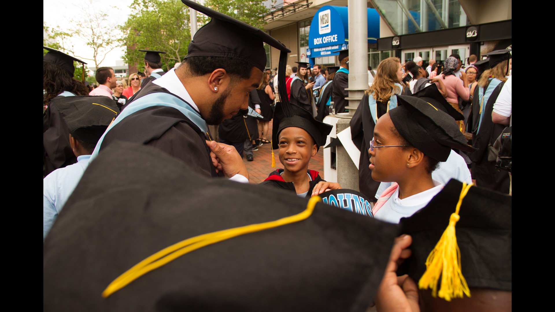 'I'll start crying,' DC teacher goes above and beyond to make sure his ...
