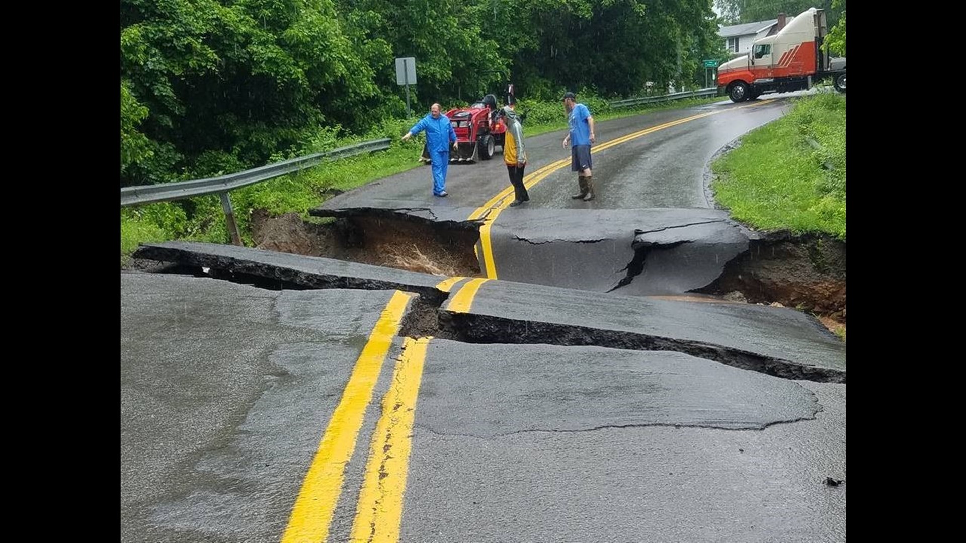 Heavy rain causes flash flooding, topples trees onto roads and homes on ...