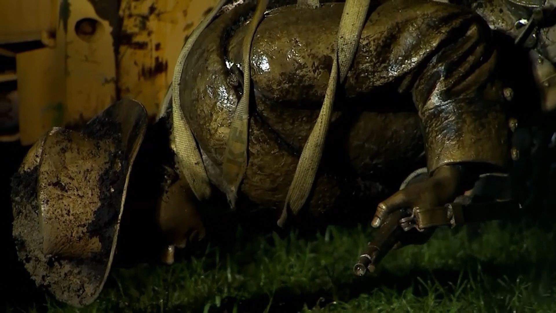 UNC's Silent Sam statue toppled by students, some Confederate statues ...