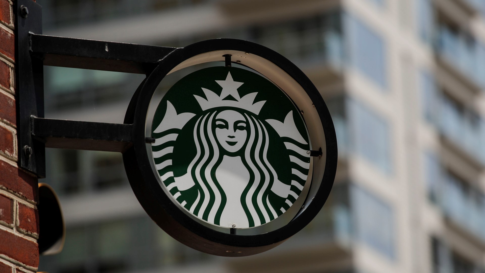 First Starbucks 'signing store' opens in DC on Tuesday | wusa9.com