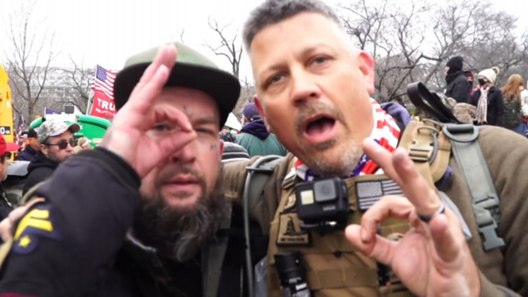 Photographer: Proud Boy looked 'prepared' for violence on Jan. 6 ...