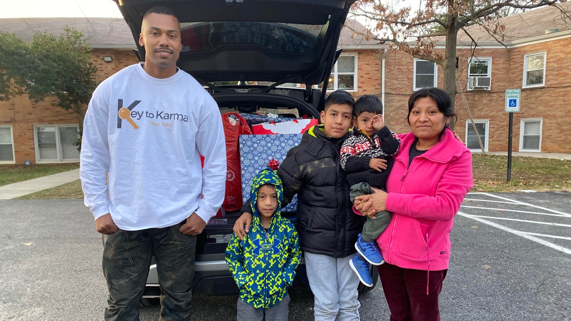 Prince George's County police adopt family for holiday season | wusa9.com