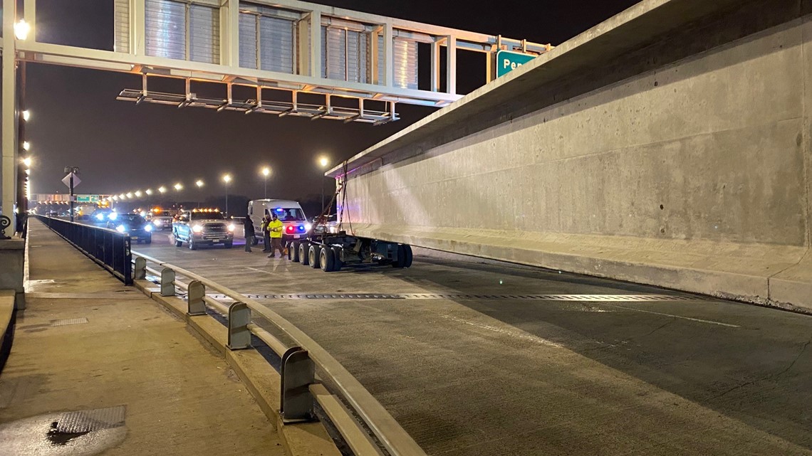 Washington DC Sousa Bridge closed due to tractor-trailer crash | wusa9.com