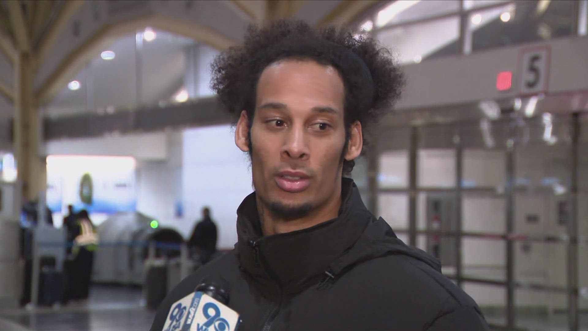 WUSA9 runs into Commanders Wide Receiver Robbie Chosen during busy ...