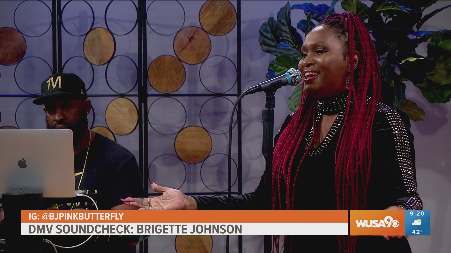 Local Vocalist Brigette Johnson performs 'Winter Wonderland' for the ...