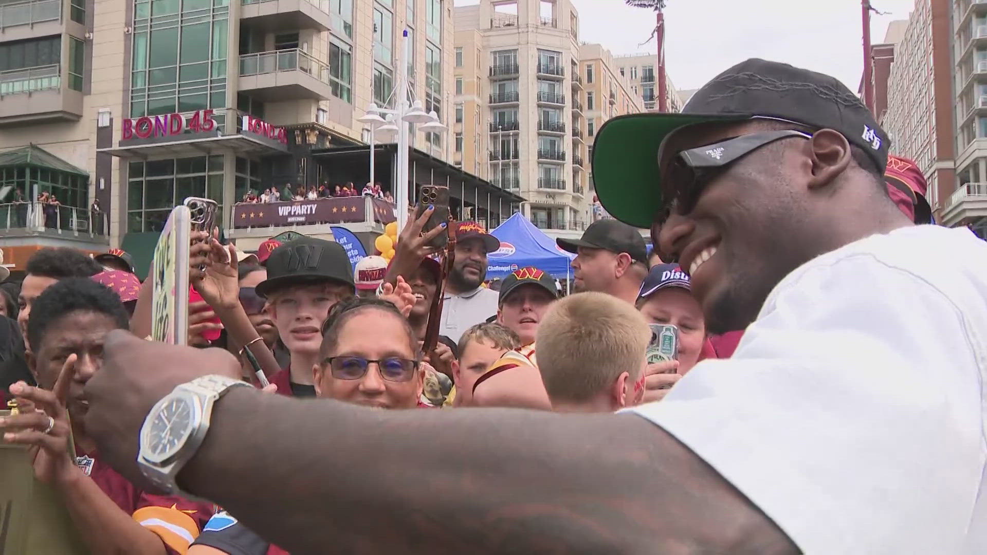 Commanders players greet fans during draft party at National Harbor ...