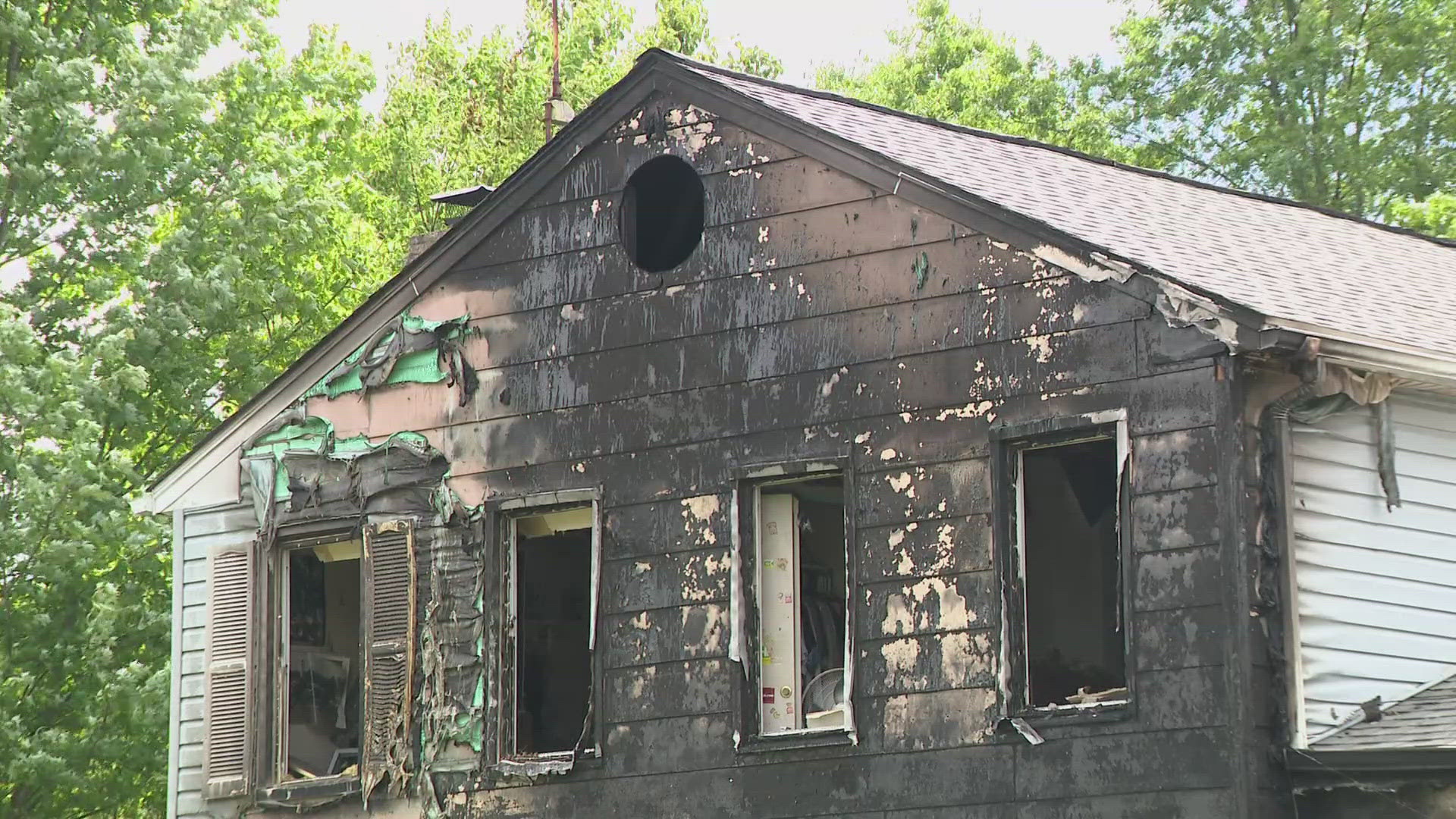Family displaced after lighting strikes house | wusa9.com