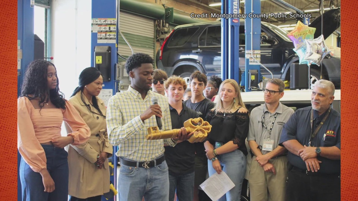 Damascus High School students refurbish, donate car to family | wusa9.com